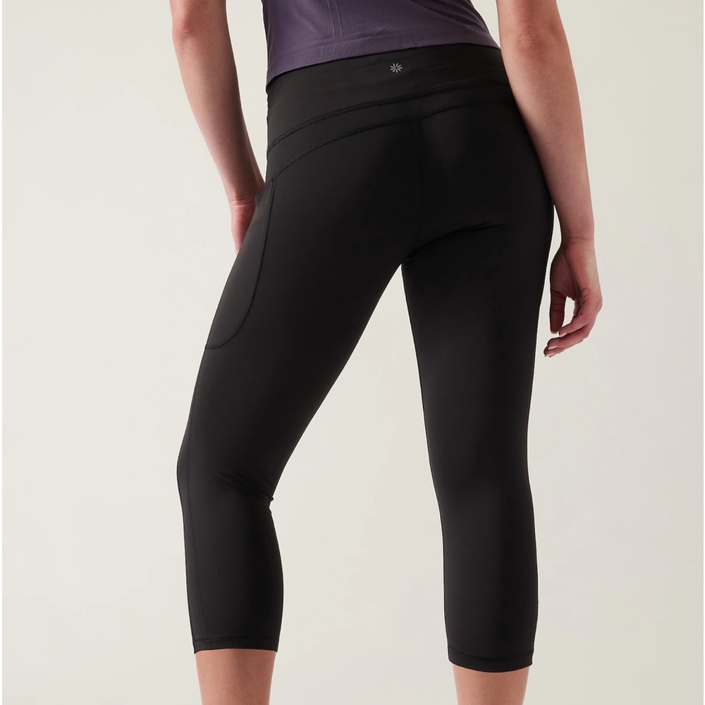 Athleta Ultimate Stash Capri - Gem
